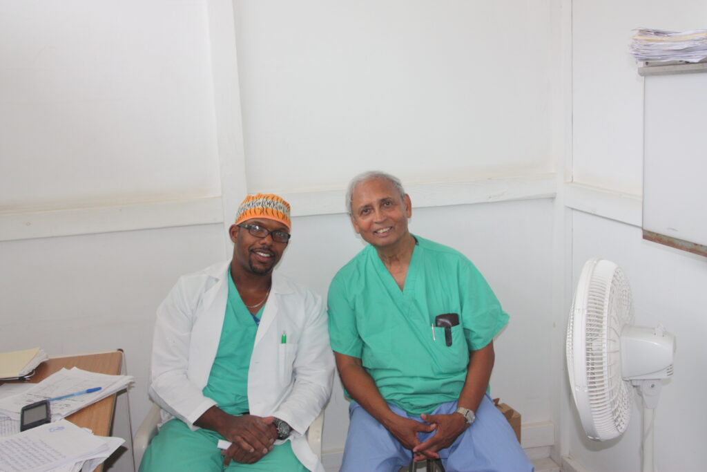 Photos - Doctor Roy